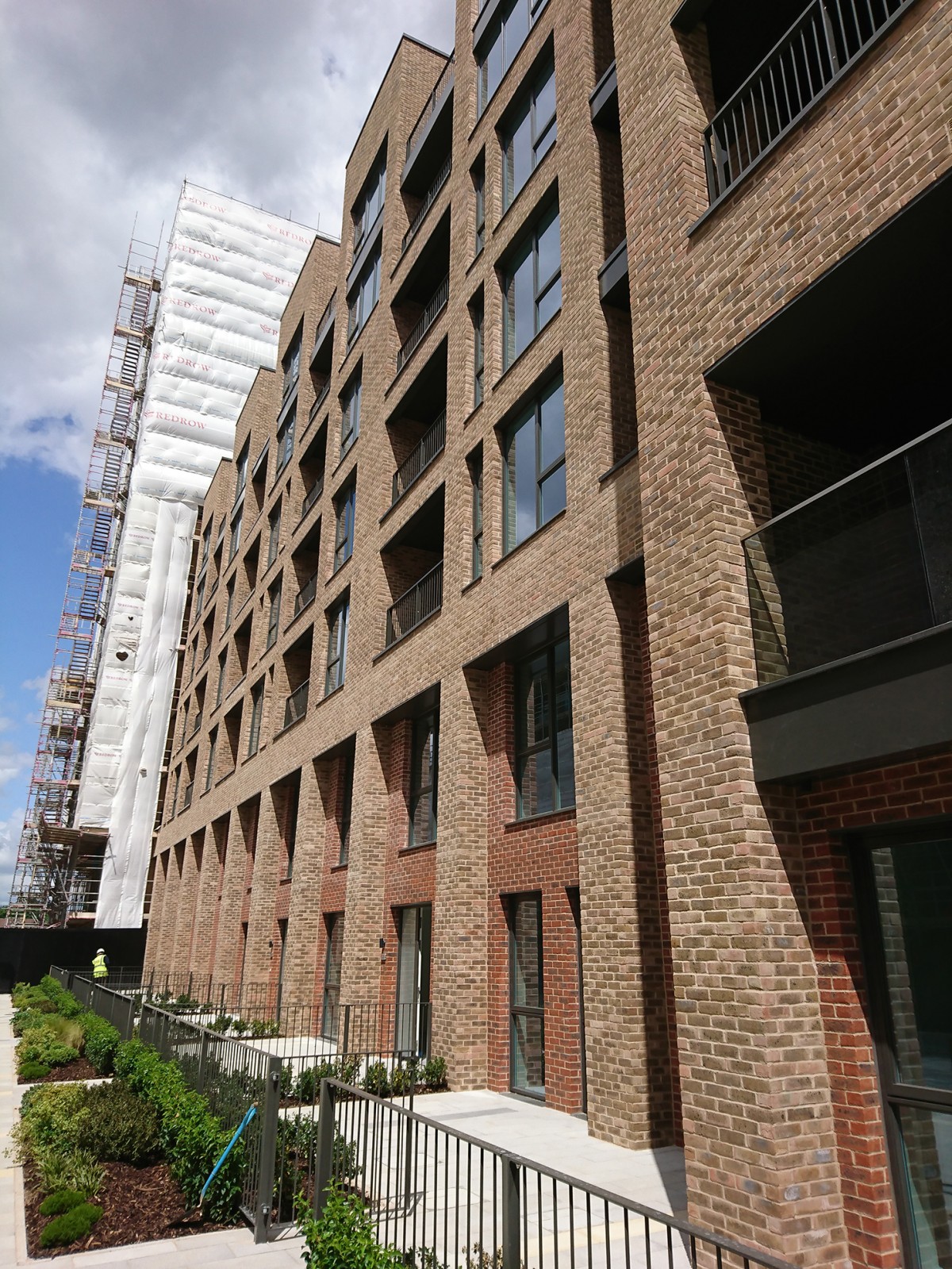 Colindale Gardens Block H, Colindale - Mountford Pigott