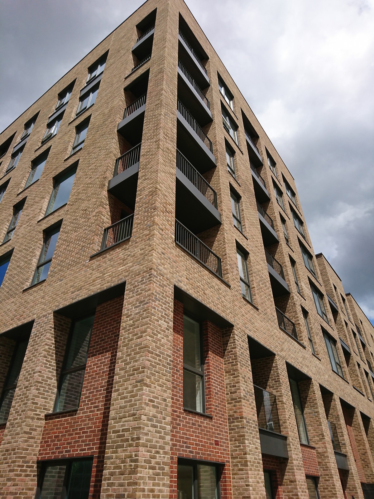 Colindale Gardens Block H, Colindale - Mountford Pigott