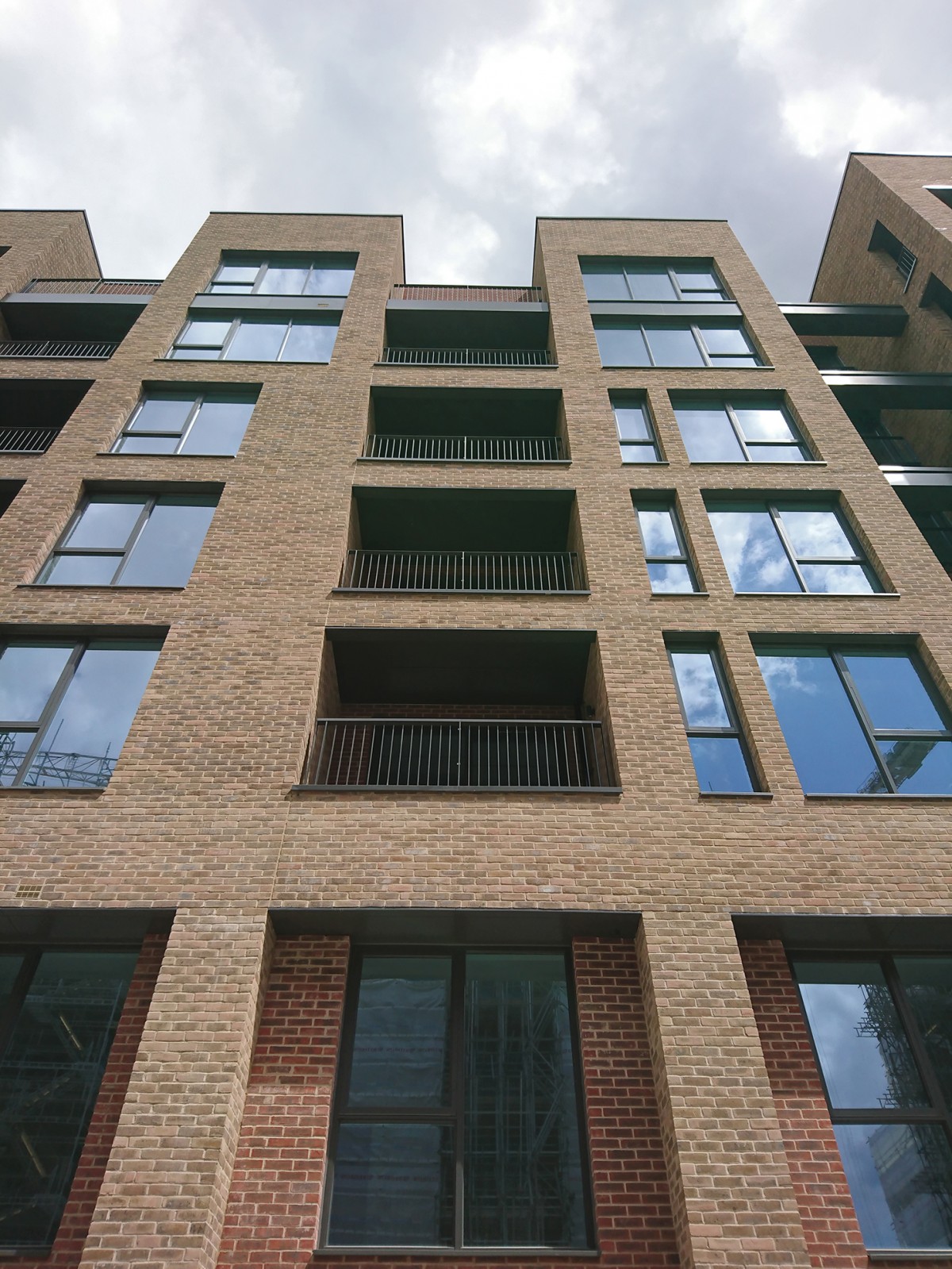 Colindale Gardens Block H, Colindale - Mountford Pigott